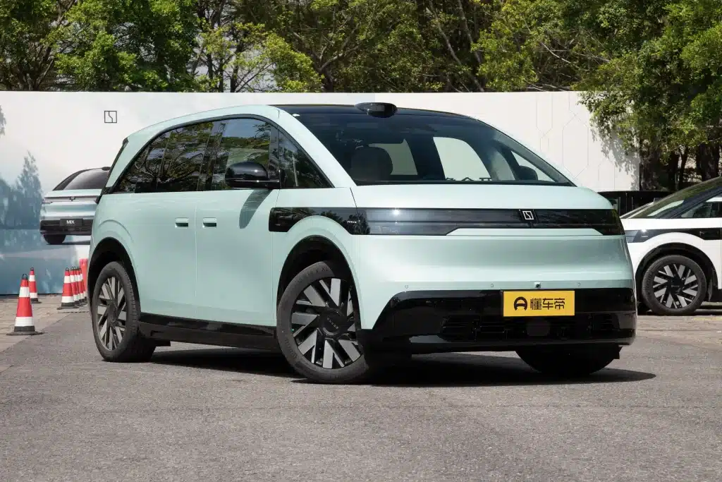 New car | Zeekr MIX is launched - CEVAUTO